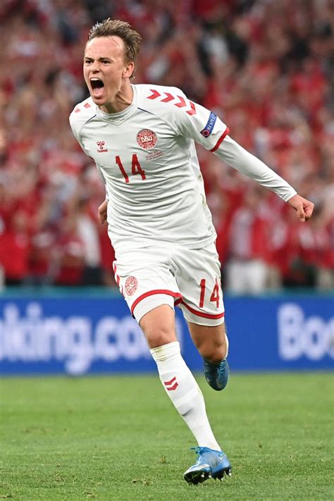 Barcelona Tracking Sampdorias Mikkel Damsgaard Sporting Echo