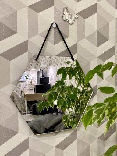 Акрилове дзеркало настінне декоративне інтерєрне Сота 3 мм 30х26 см 1 шт Срібло 992085