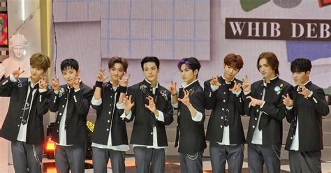 ‘씨제스 첫 보이그룹 휘브 “오랜 연습 끝에 데뷔 기쁘고 꿈만 같아”