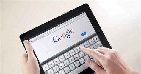 क्या Ex ने इंटरनेट पर डाल दी है गंदी फोटोज इज्जत बचाने आया शख्स झट से डिलीट कर देता है वीडियो