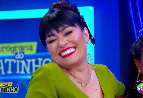 Sbt Tv Semelhança Entre Milene Pavorô E Convidada Impressiona Ratinho