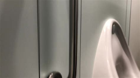 Low Quality Test Urinal Spy