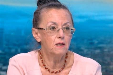 Нели Куцкова Важно е да се раздрусат клоните за да паднат някоя и друга гнили ябълки