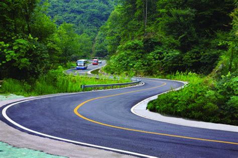 道路地形 道路微地形景观 东北地区的地形 大山谷图库