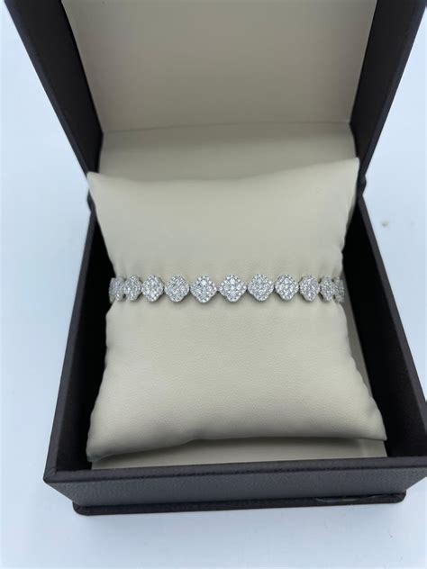 18 Karat White Gold Diamond Clover Bracelet For Sale At 1stdibs