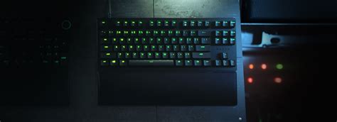 RAZER HUNTSMAN V2 TKL NO FRILLS. ALL PERFORMANCE.