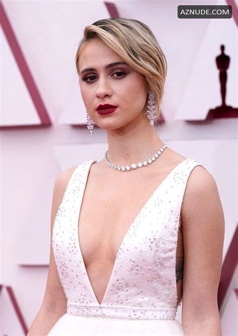 Maria Bakalova Sexy Seen On The Red Carpet In A White Dress At 93rd