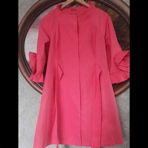 Плащ — ціна 400 грн у каталозі Плащі Купити жіночі речі за доступною ціною на Шафі Україна