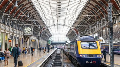 Стачка на машинистите блокира жп транспорта в Англия Nova