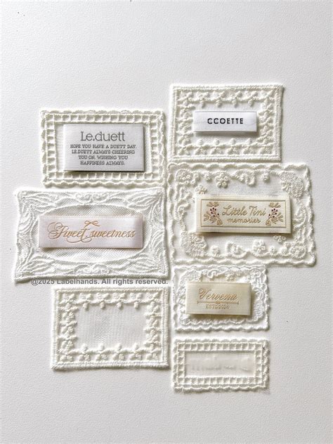 라벨핸즈 라벨디자인and라벨제작 장인👩🏻‍🎨 💕핑크 위에 핑크 💕 사랑스러움이 겹겹이 포개진 라벨이에요 부드러운 베이비 핑크 바탕 위에 좀 더 선명한 마젠타 핑크 실을