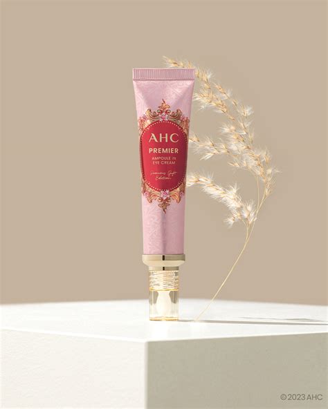 Ahc Official ⠀ Ahc 프레셔스 기프트 에디션 프리미어 앰플 인 아이크림 추석 스페셜 세트 ⠀ 왕실의 우아한 화장대에서 모티브를 얻은 디자인과 파우더리