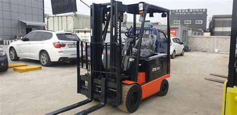 두산 25톤 좌승식 전동지게차 자동발 13년식 판매합니다 헬로마켓