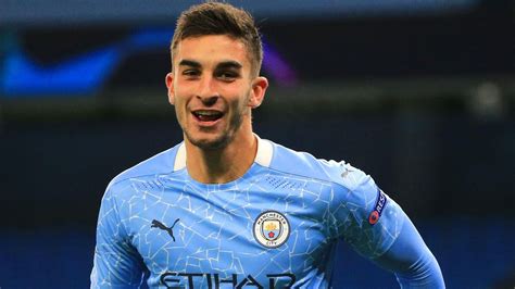 Ligue Des Champions Manchester City Samuse Face à Lolympiakos