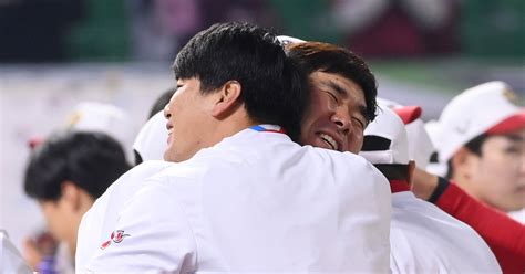 김광현 이재원 행복한 두 남자의 건치 미소 포토