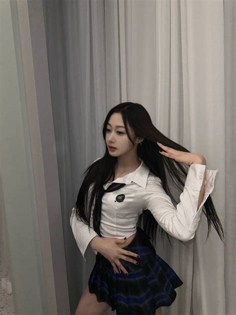 교복컨셉으로 크롭and망사 입은 여돌 인스티즈 Instiz 이슈 카테고리