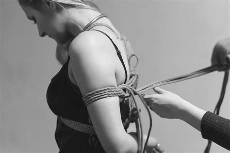 Săptămâna în sex De la cum înveți bondage la dominarea financiară Eropedia