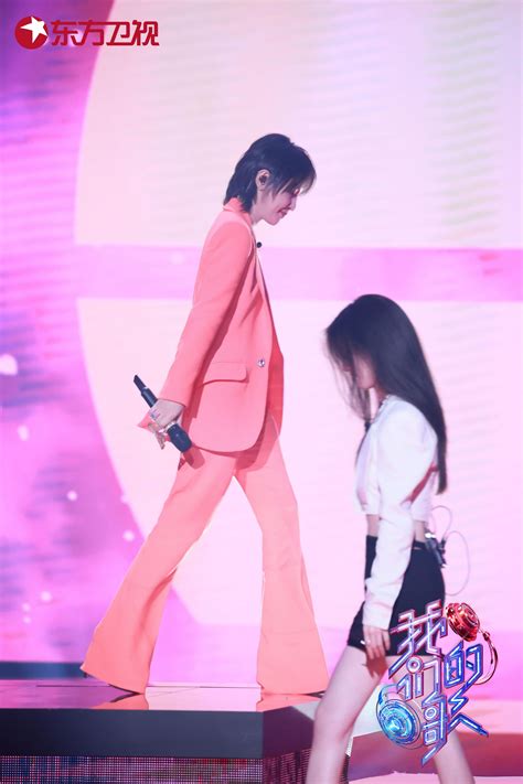 《我们的歌》戴佩妮首次挑战戏腔惊艳四座 宇妮走天下蝉联第一我们的歌依纯戴佩妮新浪新闻