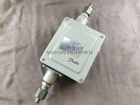 Danfoss Differential Pressure Switch Rt 260a 0 5 6 Bar 017d002366 At Usd 400 Piece In Bhavnagar