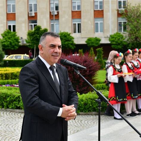 Кметът на Сливен Стефан Радев честити Новата година на жителите в общината