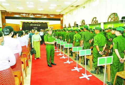 စစ်ခေါင်းဆောင်က တြိဂံတိုင်းစစ်ဌာနချုပ်တွင် တပ်တွင်းစည်းရုံး၍ မိုင်းလားအဖွဲ့နှင့်ဆွေးနွေး