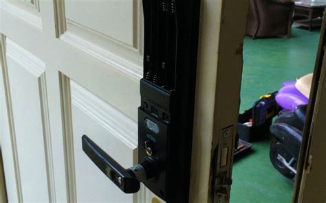 Reset Automatic Door Locks Tips From Expert King Door And Lock