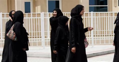 교실에선 이슬람 옷 입지마 프랑스의 선택후폭풍 예고