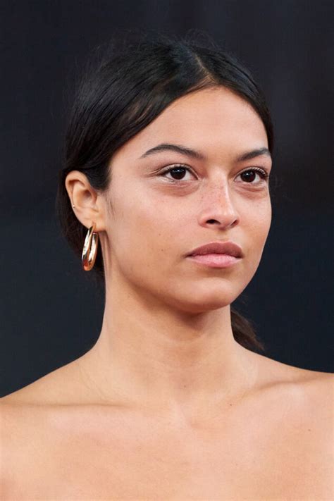 Pilling Viso Cosè E Come Evitarlo Nella Skincare Amica