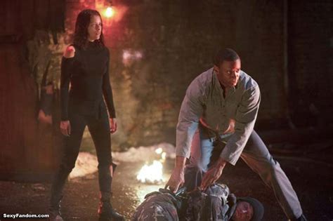 Arrow Keep Your Enemies Closer Sexy Fandom