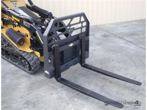 New Himac Pallet Forks Kg Mini Loader Mini Loader Attachments In MOUNT PLEASANT QLD