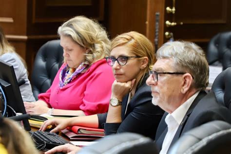 Од 180 та владина седница Финансиска поддршка за производителите на пченица и јачмен и домати и