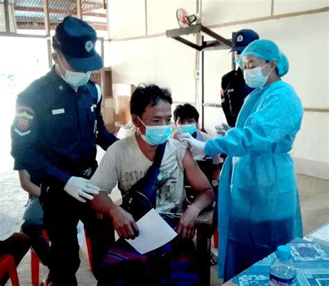 ကလိန်အောင်မြို့တွင် အသက် ၁၈ နှစ်နှင့် အထက် ပြည်သူများအား ကိုဗစ် ၁၉ ရောဂါ ကာကွယ်ဆေးဆက်လက်ထိုးန