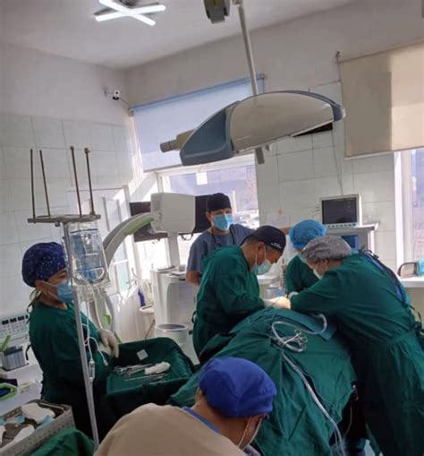 ГГСҮТ ийн эмч нарын баг Баянхонгор аймгийн иргэдэд тусламж үйлчилгээ үзүүлж байна Mnews Mn