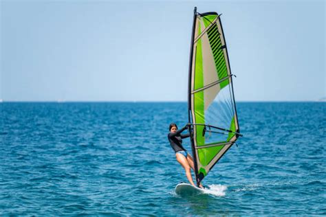 22200 Windsurfing Fotos De Stock Imagens E Fotos Royalty Free Istock