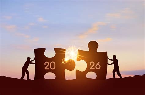 비즈니스맨 퍼즐 요소를 연결하는 것 협업 개념 2026을 나타냅니다 사람들과 퍼즐의 검은 실루엣입니다 비즈니스 성공 개념