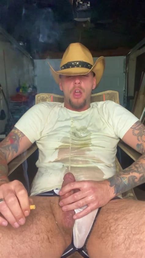 Rednecks Hunk Pisses Himself Thisvid Com