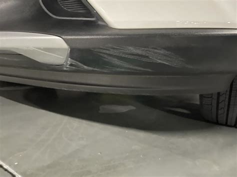 안양 호계동 무광 플라스틱 복원 차 긁힘 스크래치로 자동차 외형복원을 위해 입고된 기아 스토닉수원차량흠집의왕차량수리군포자동차수리산본기스제거평촌흠집제거과천차량손상