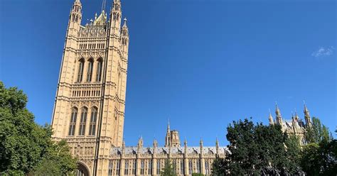 과거엔 미인계 썼지만” 英 여성 스파이들의 비밀스러운 삶