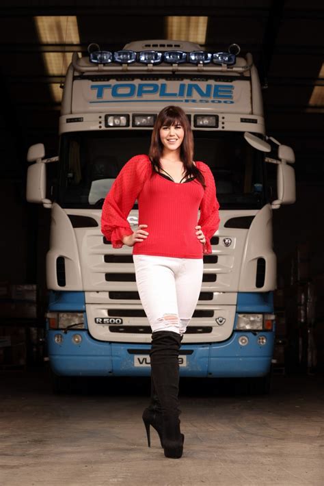 Атрактивната камионџика нашла начин како да собере многу пари на интернет и погодувате… си купи