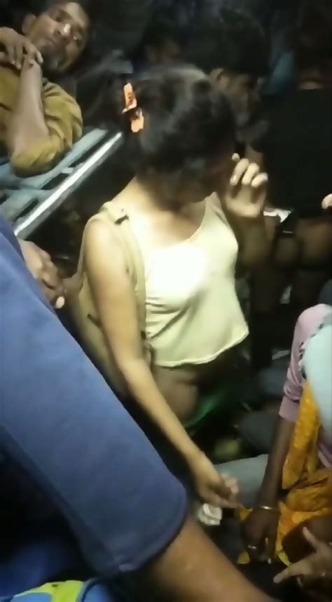 Desi Hijra Showing Her Boobs In Passenger Train Eporner