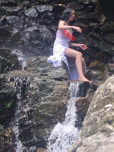 Linh Miu gây bức xúc vì chụp ảnh không nội y chỗ đông trẻ nhỏ