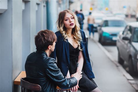 16 Sad Signs Your Relationship Lacks Emotional Intimacy Bolde