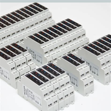 Status DIN Rail Temperature Transmitters
