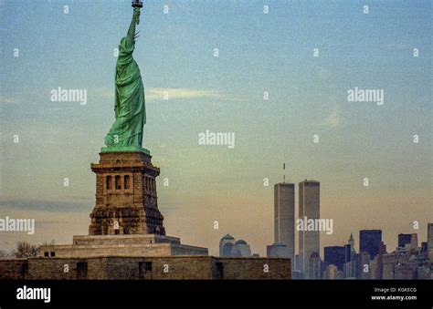 The Statue Of Liberty And The Twin Towers The Original World Trade
