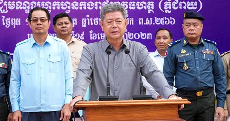 អភិបាលខេត្តព្រះសីហនុ អញ្ជើញសំណេះសំណាល និងជូនដំណើរយោធិន នៃកងរាជអាវុធហត្ថខេត្តព្រះសីហនុ