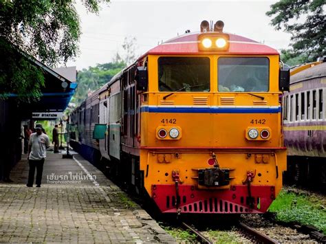 เฮ้ย รถไฟนี่หว่า เฮ้ย นี่คือ รถไฟ ฟ้า นี่หว่า รถไฟฟ้าก็คือส่วนหนึ่งของระบบขนส่งทางราง จริง