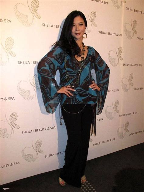 吳家麗曾被稱為最性感的女星，在香港紅極一時，56歲仍風韻猶存！ 壹讀