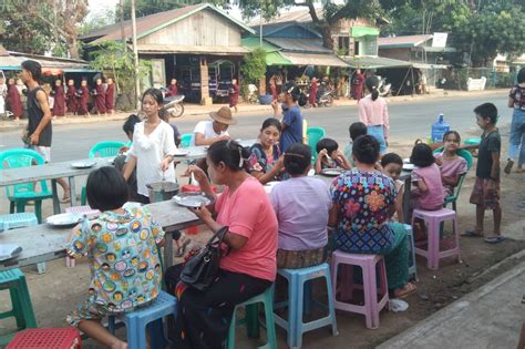 ပေါင်မြို့နယ်တွင်နှစ်ဆန်းတစ်ရက်နေ့အေးချမ်းပျော်ရွှင်စွာရေကစားလျက်ရှိ Myanmarnationalpost