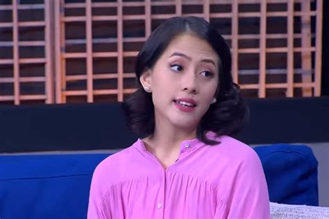 Foto Adhisty Zara Ternyata Pernah Dilarang Acil Bimbo Terjun Dunia