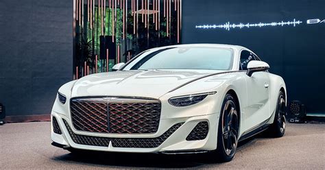 벤틀리 바투르 한국서 공개 18대 한정 26억원 럭셔리카 탑라이더