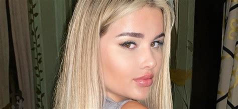 Anastasiya Kvitko In Wet Bikini Shows Why Shes Perfect